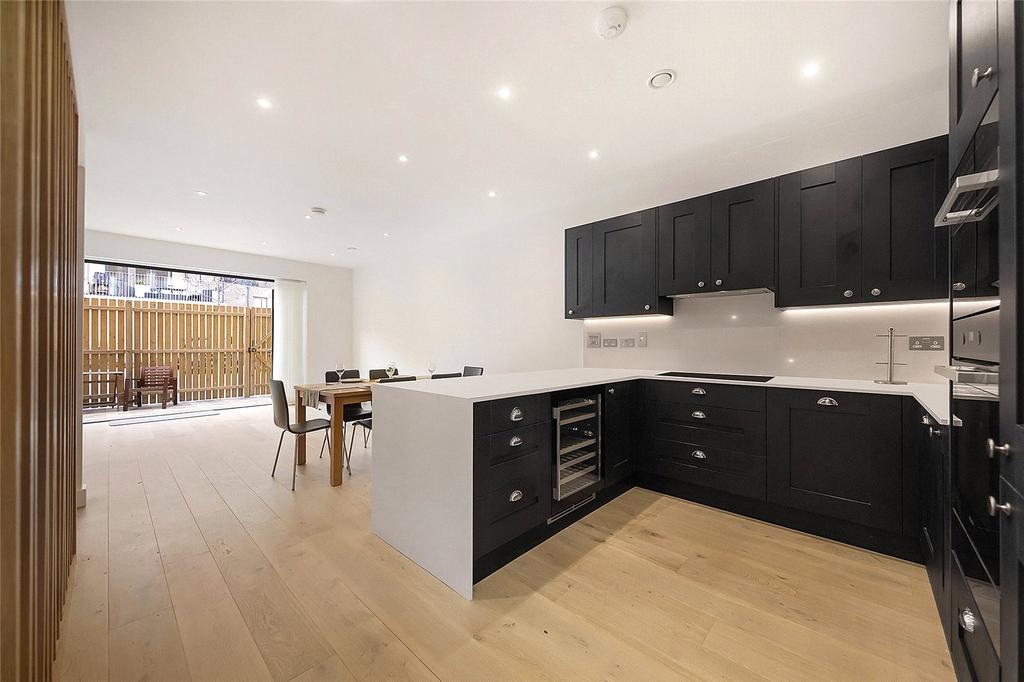 Caird Street, London 4 bed terraced house - £4,800 pcm (£1,108 pw)