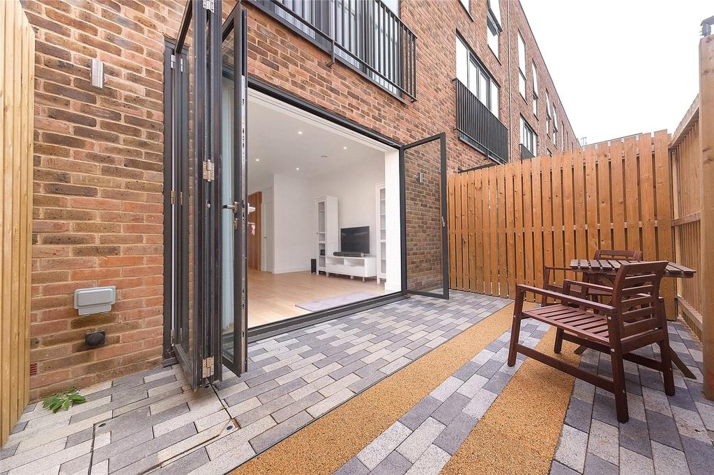 Caird Street, London 4 bed terraced house - £4,800 pcm (£1,108 pw)