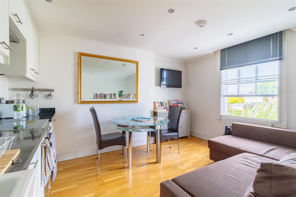 St. Pancras Way, London, NW1 9NB 1 bed flat - £425,000