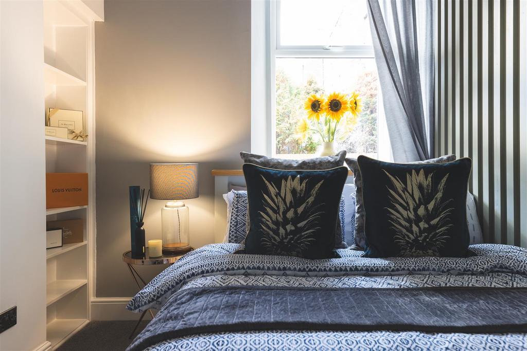 Priory Place, Perth 2 bed flat - £119,950