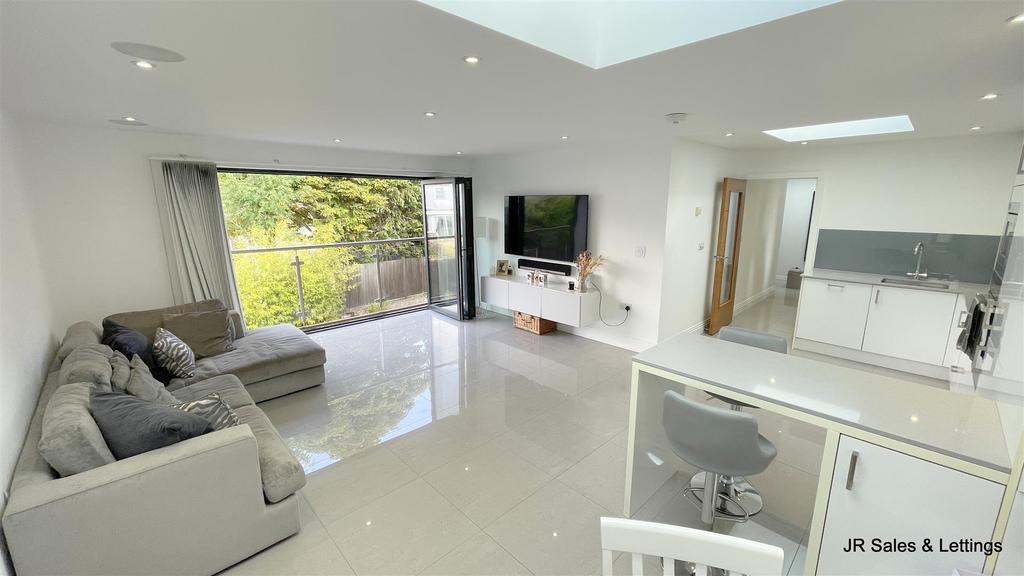 Mansfield Place, Cuffley 1 bed flat for sale - £359,995