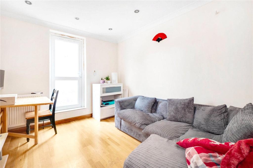 Meadow Road, London, SW8 2 bed flat - £2,200 pcm (£508 pw)