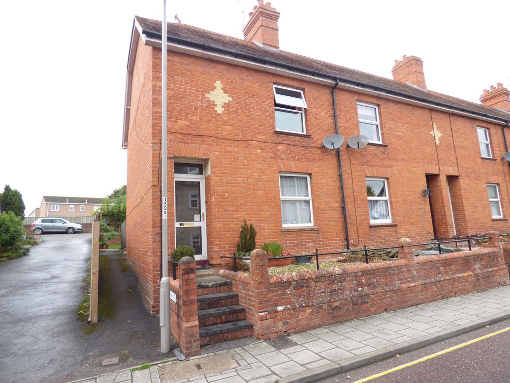 Queen Street, Gillingham SP8 2 bed end of terrace house for sale - £189,950