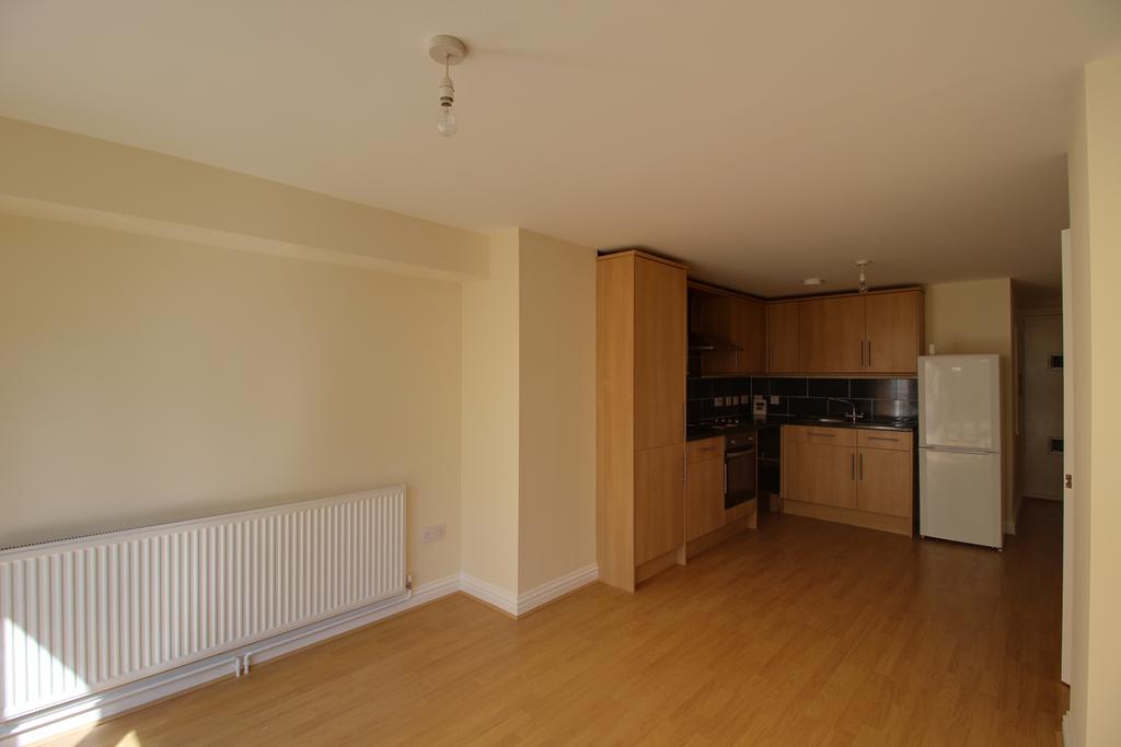 Mayfield Road, South Croydon CR2 1 bed flat - £1,100 pcm (£254 pw)