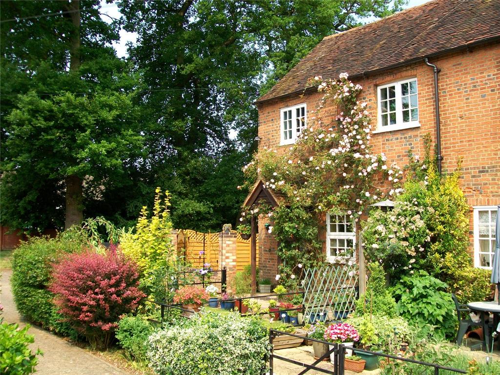 Digswell House Mews, Welwyn Garden... 2 bed end of terrace house - £475,000