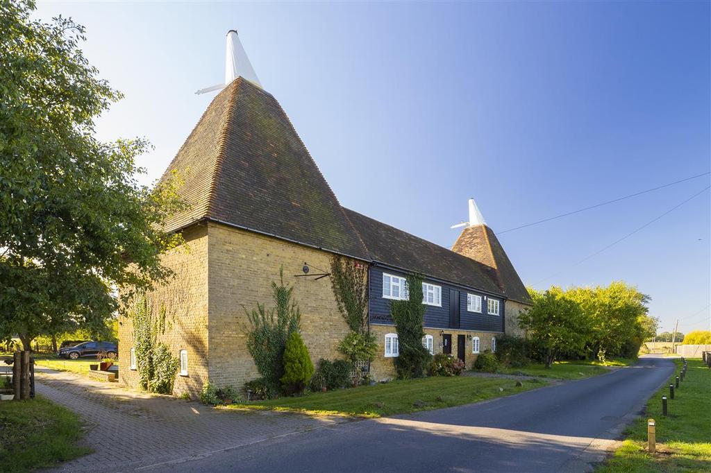 Brownings Oast, Hansletts Lane, Ospringe 4 bed semi-detached house - £ ...