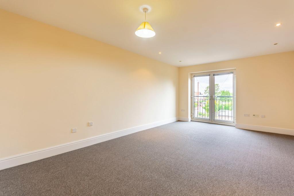 Greenbanks, Woodthorpe Drive... 1 bed apartment - £130,000