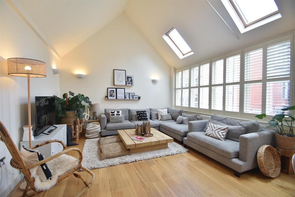 25a Castle Mews, Castle Street, Shrewsbury SY1 2BQ 2 bed townhouse for ...