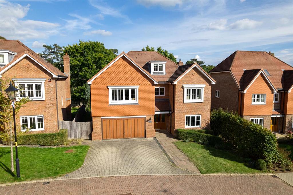 Shire Lane, Haywards Heath 5 bed detached house - £1,250,000