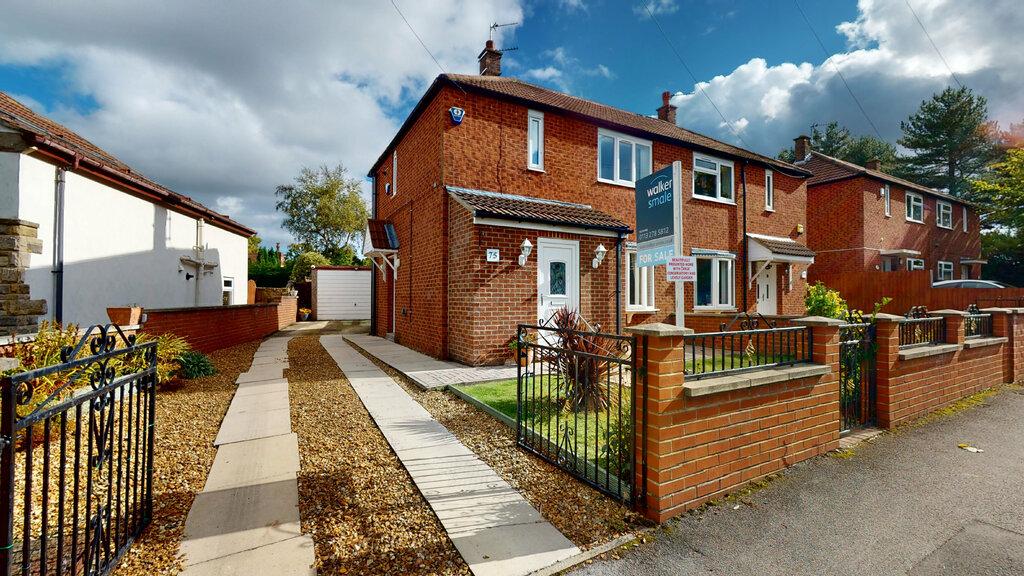 Tinshill Drive, Cookridge, Leeds... 2 bed semi-detached house - £255,000