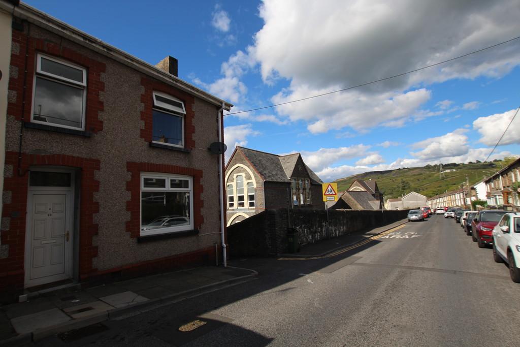 Wood Street, Cilfynydd, Pontypridd 3 bed end of terrace house - £750 ...