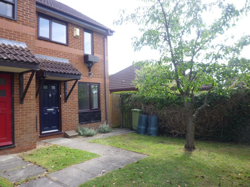 Boxberry Gardens, Walnut Tree, Milton Keynes, MK7 2 bed semi-detached ...