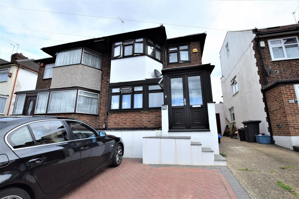 Southend Road, Woodford Green IG8 8QH 3 bed semi-detached house - £ ...