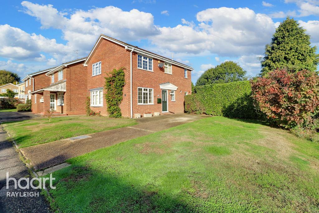 Repton Grove, Southend-on-Sea 4 bed link detached house - £575,000