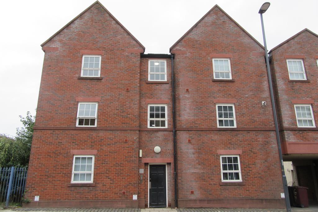 High Street, Prescot L34 2 bed apartment - £80,000