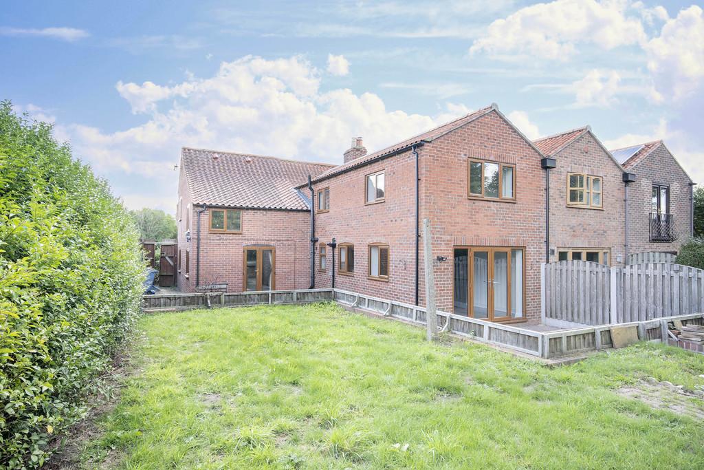 Town Street, Sutton cum Lound, Retford 3 bed end of terrace house - £ ...