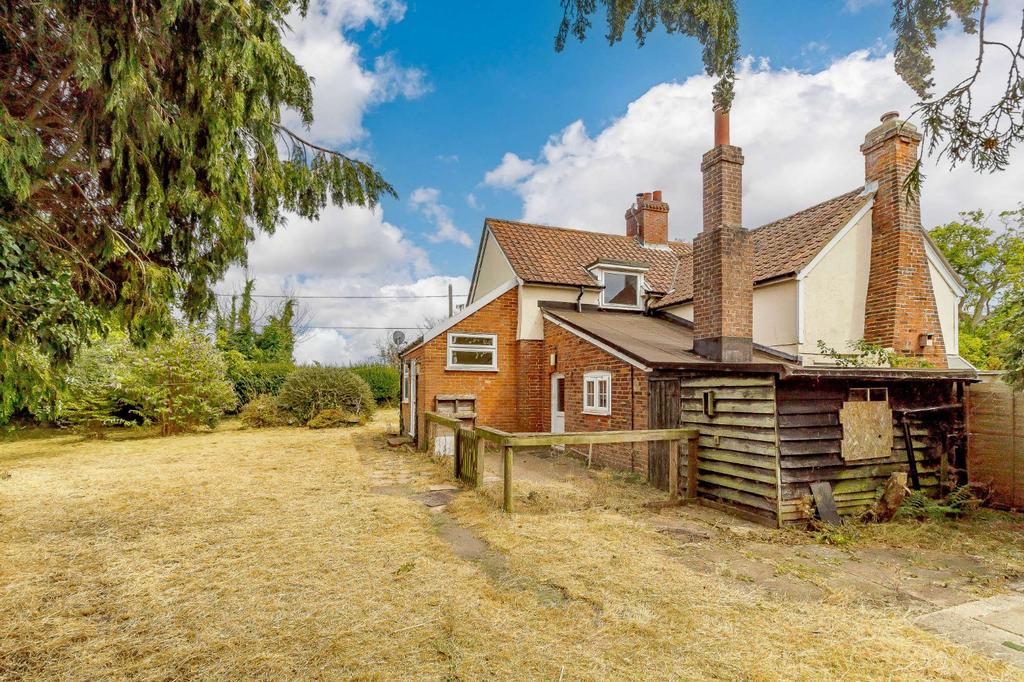 Harkstead Road Holbrook Ipswich Suffolk 4 Bed Detached House For