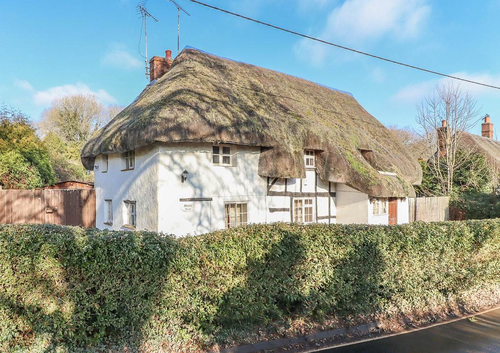 Over Wallop, Stockbridge, Hampshire SO20 3 bed cottage for sale - £595,000