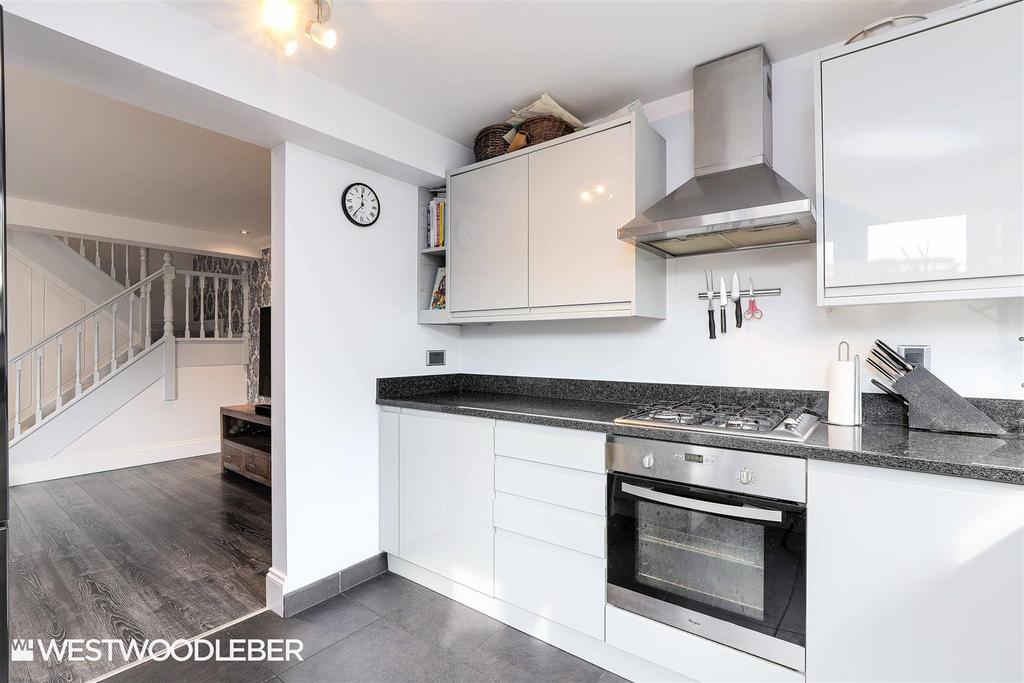 Buryholme, Broxbourne EN10 4 bed semi-detached house - £490,000