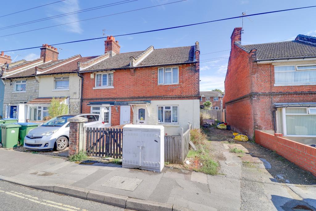 Victoria Road, Woolston 2 bed end of terrace house - £230,000