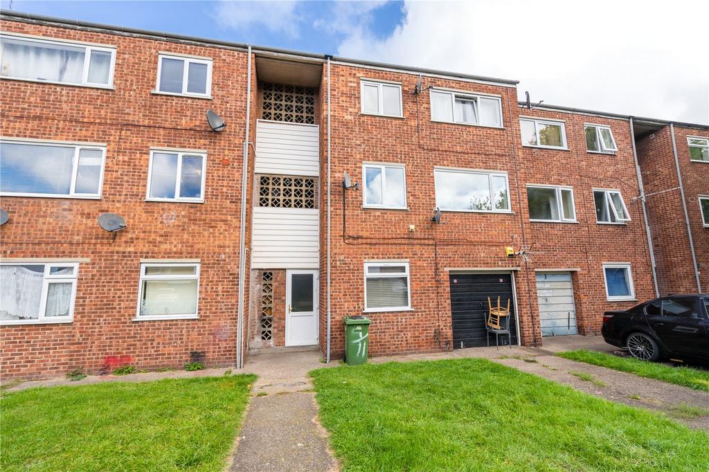 Thorgam Court, Grimsby, Lincolnshire... 2 bed apartment to rent - £435 ...