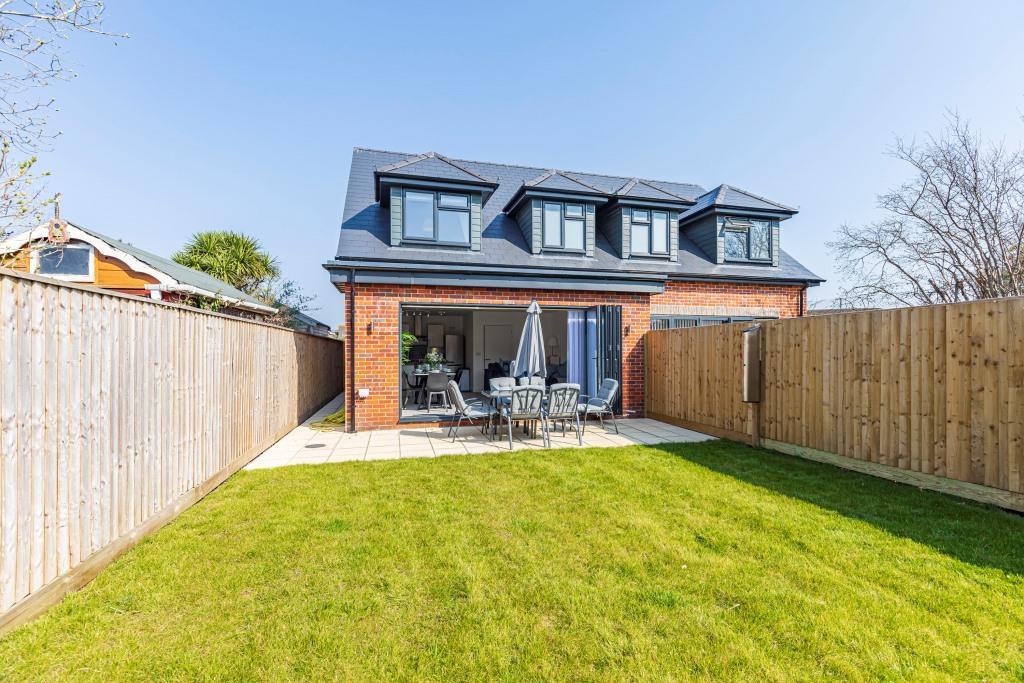 Portfield Road, Christchurch 3 bed semi-detached house - £1,495 pcm (£ ...