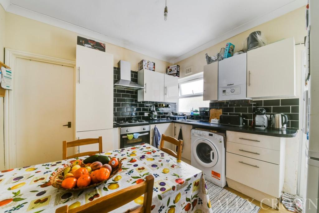 Holmdale Terrace, Stamford Hill 6 bed terraced house - £1,025,000