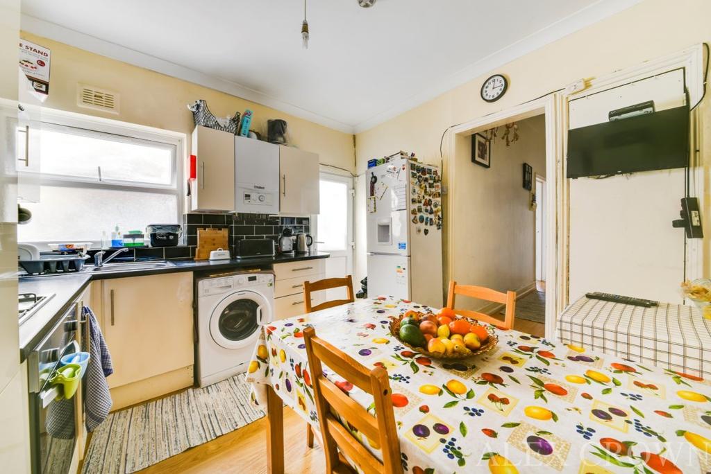 Holmdale Terrace, Stamford Hill 6 bed terraced house - £1,025,000