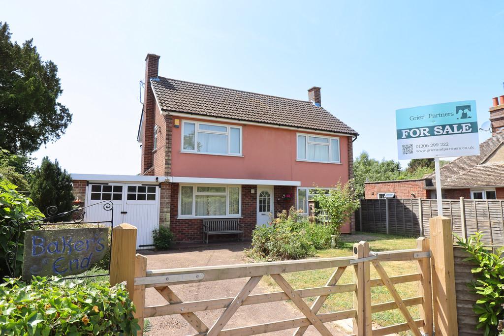 White Horse Road, East Bergholt 3 bed detached house - £650,000