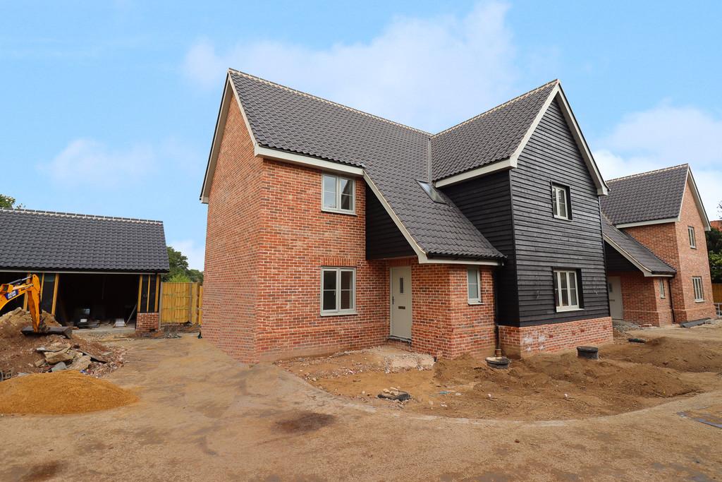 Plot 2 Heath Meadow, The Heath... 4 bed detached house - £700,000