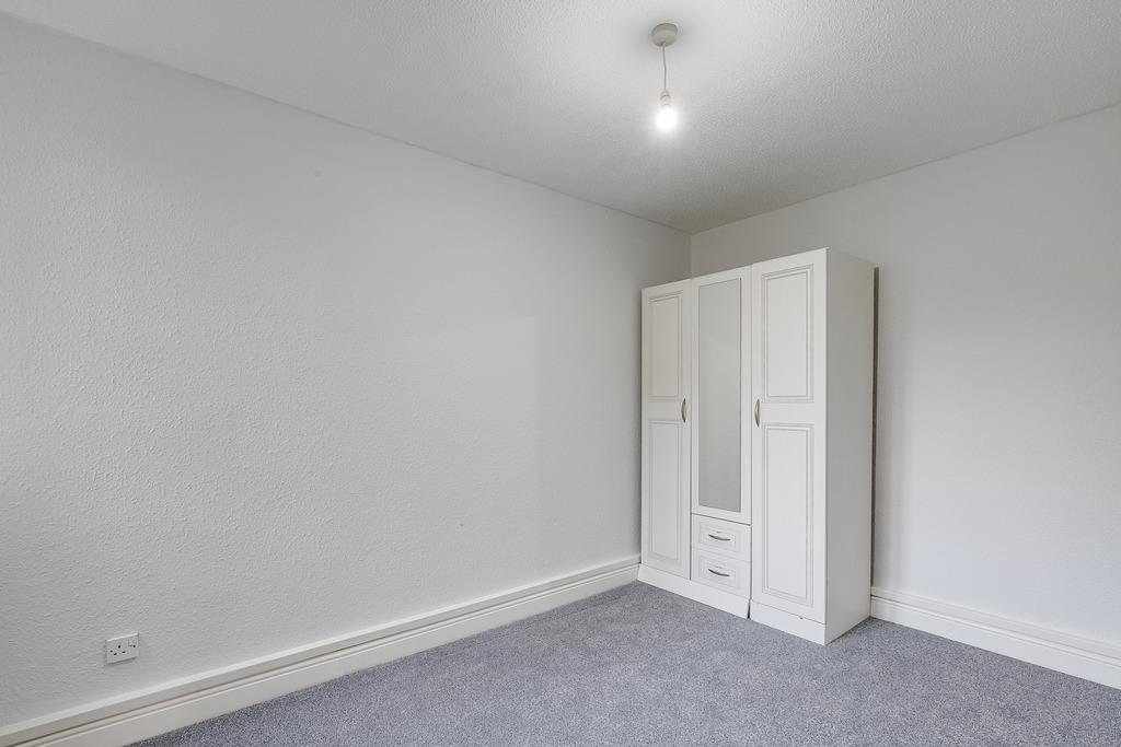 Waterloo Court 2 bed flat - £2,600 pcm (£600 pw)