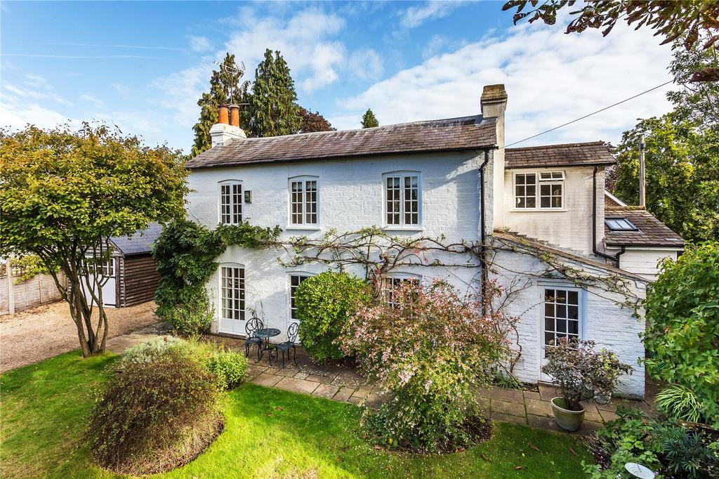Horsham Road, Cranleigh, Surrey, GU6 3 bed detached house - £1,250,000