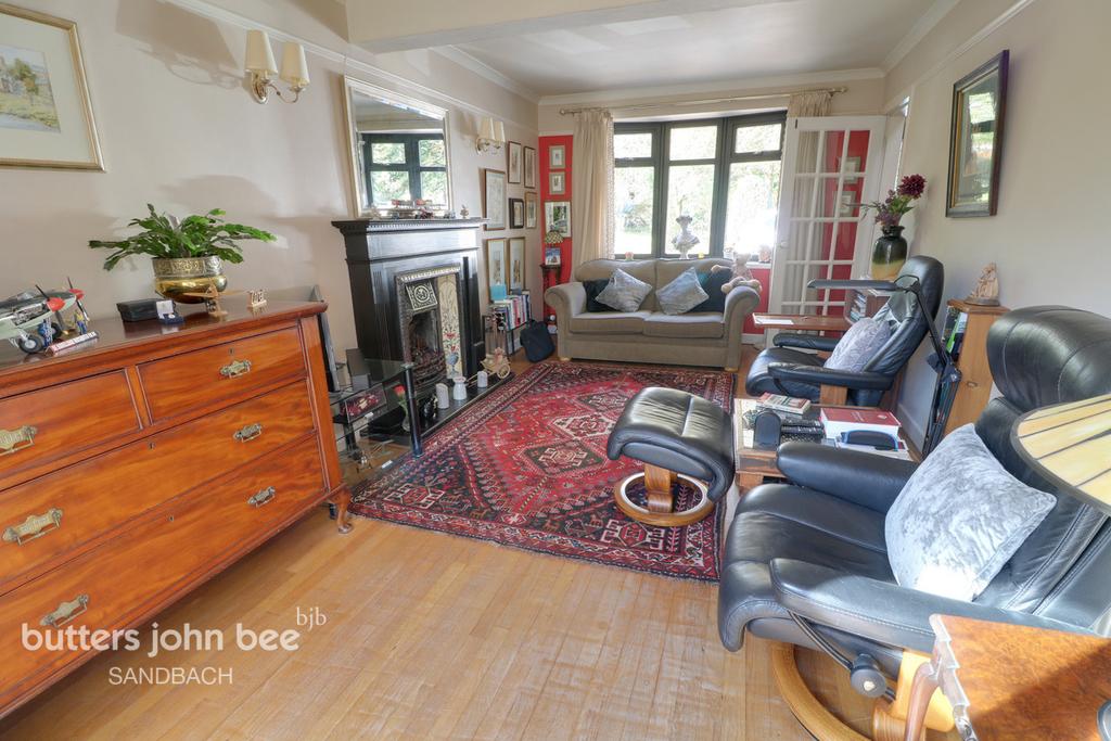 Congleton Road, Sandbach 2 bed detached house - £350,000