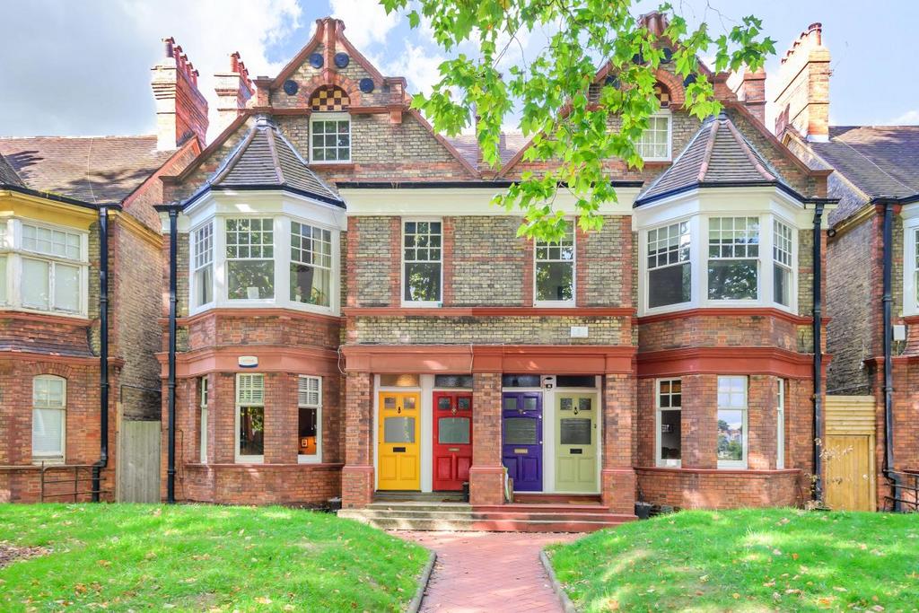 Mount Nod Road, Streatham 2 bed maisonette - £550,000