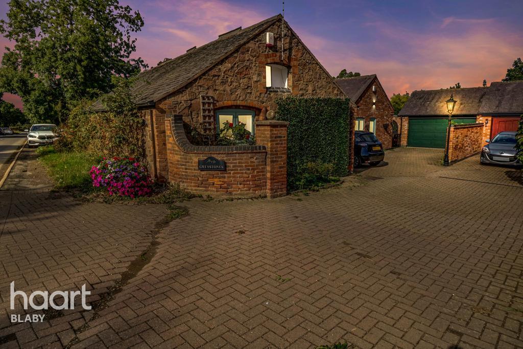 Leicester Lane, Leicester 5 bed detached house - £650,000