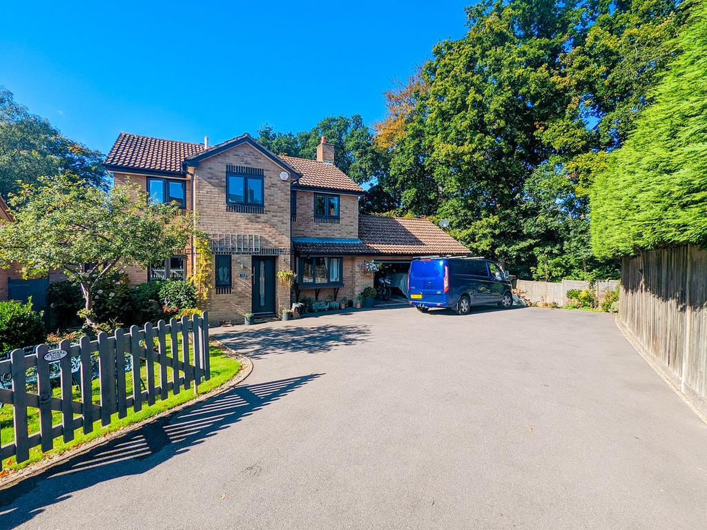 Fletcher Avenue, Hastings, TN37 4 bed detached house - £530,000