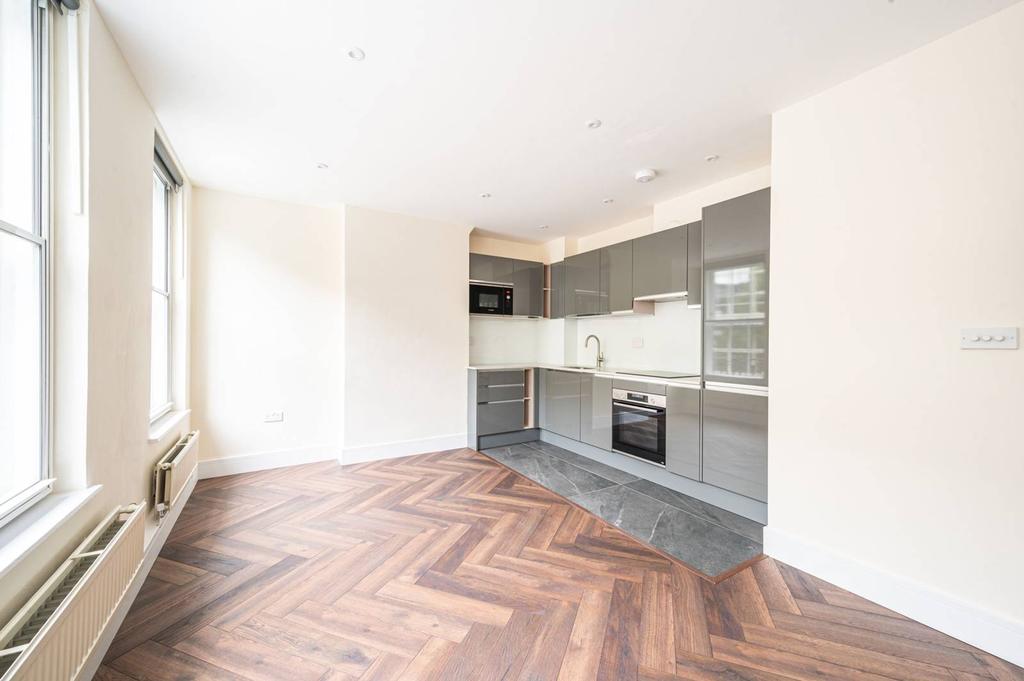 Hornsey Road, Islington, London, N7 2 bed flat - £2,275 pcm (£525 pw)