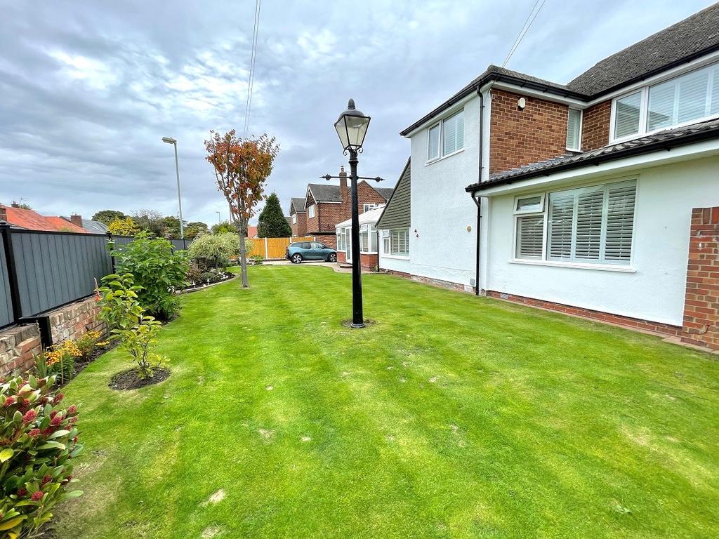 Brooks Road, Formby, Liverpool, L37 3 bed detached house - £535,000