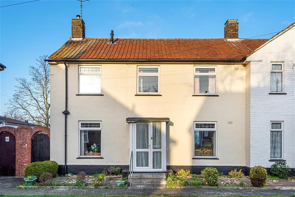 Lynsted Road, Twydall, Gillingham 3 bed end of terrace house - £290,000