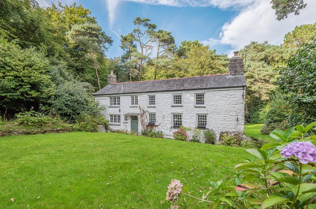 Godolphin Cross, Helston 3 bed detached house for sale - £895,000