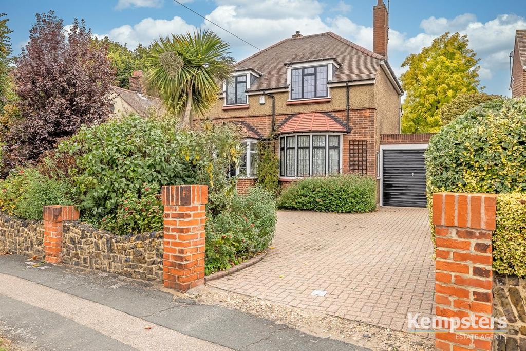 Lodge Lane, North Grays 3 bed detached house - £560,000