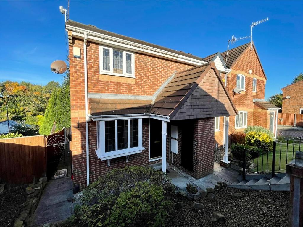 Fern Lea View, Pudsey, LS28 6JX 2 bed end of terrace house - £200,000