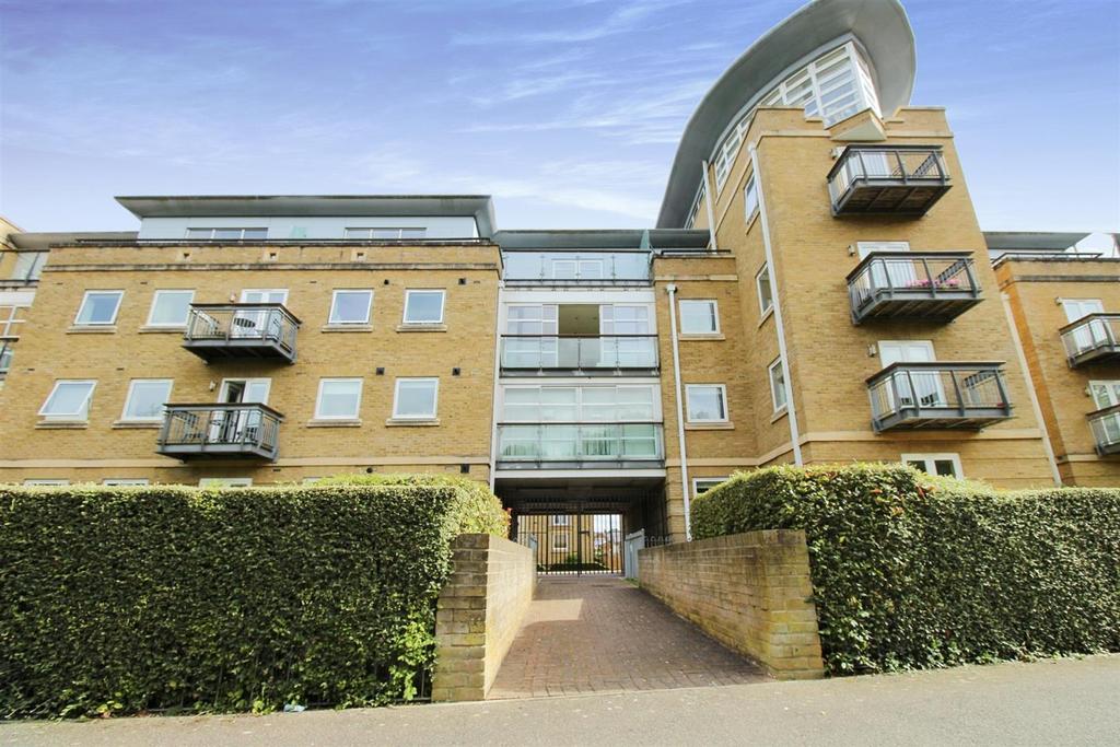 Seymour Street, Chelmsford 2 bed apartment - £345,000