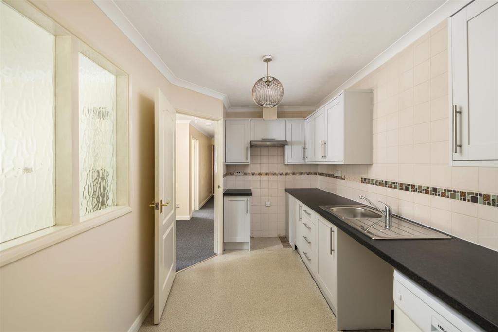 Chapel Road, Smallfield 2 bed apartment - £250,000