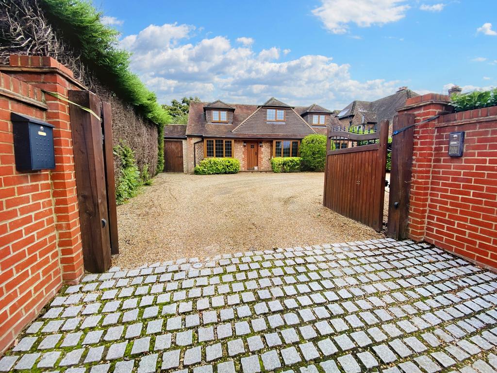 CHOBHAM 4 bed detached house - £975,000