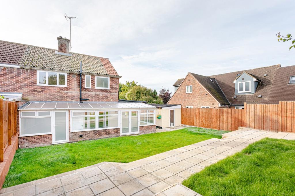 Ashdon Road Saffron Walden Essex Cb10 3 Bed Semi Detached House £