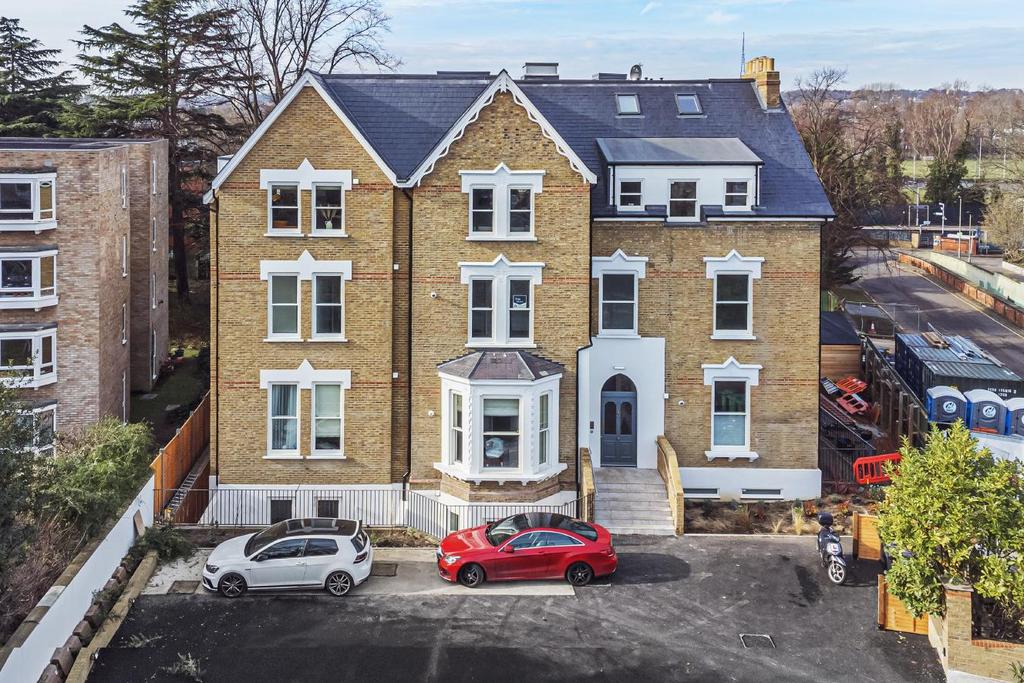 Benedict House, Copers Cope Road... 1 bed flat - £380,000