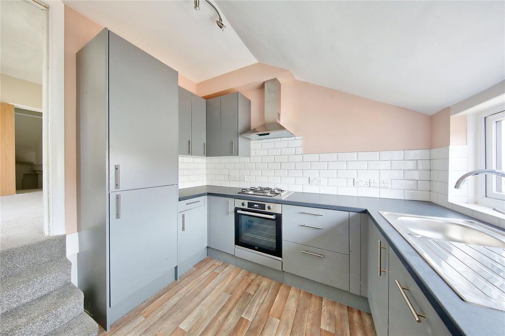 Gambole Road, SW17 4 bed apartment - £2,999 pcm (£692 pw)