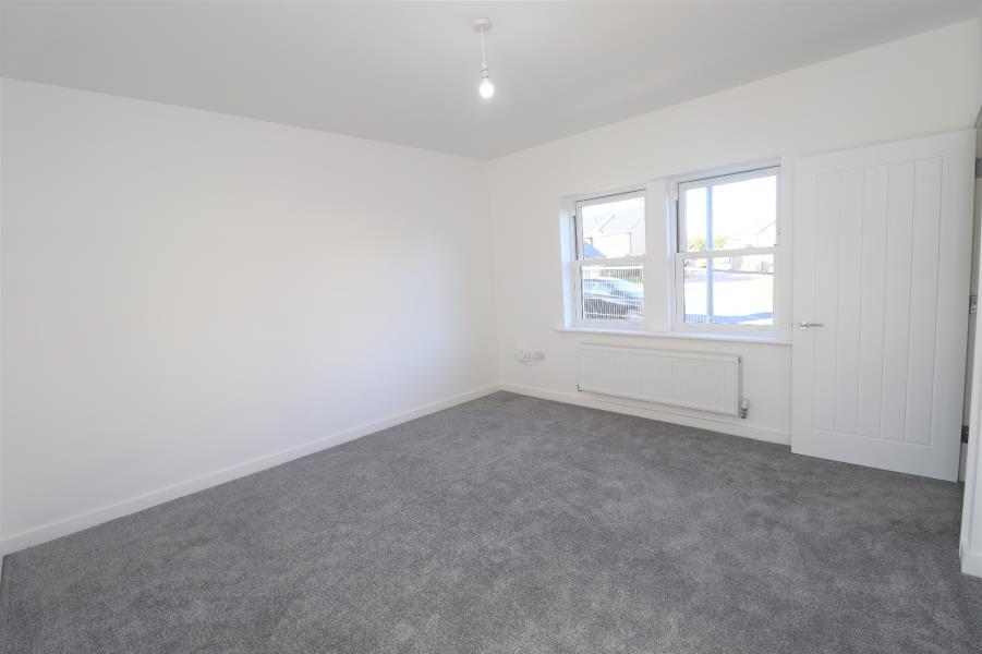 FARTOWN, PUDSEY, LEEDS, LS28 8LR 3 bed townhouse - £1,100 pcm (£254 pw)