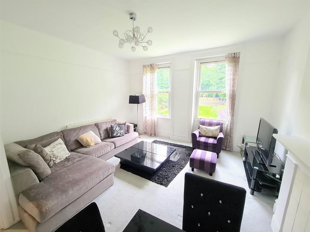 Avenue Road, Highgate, N6 3 bed flat - £3,500 pcm (£808 pw)